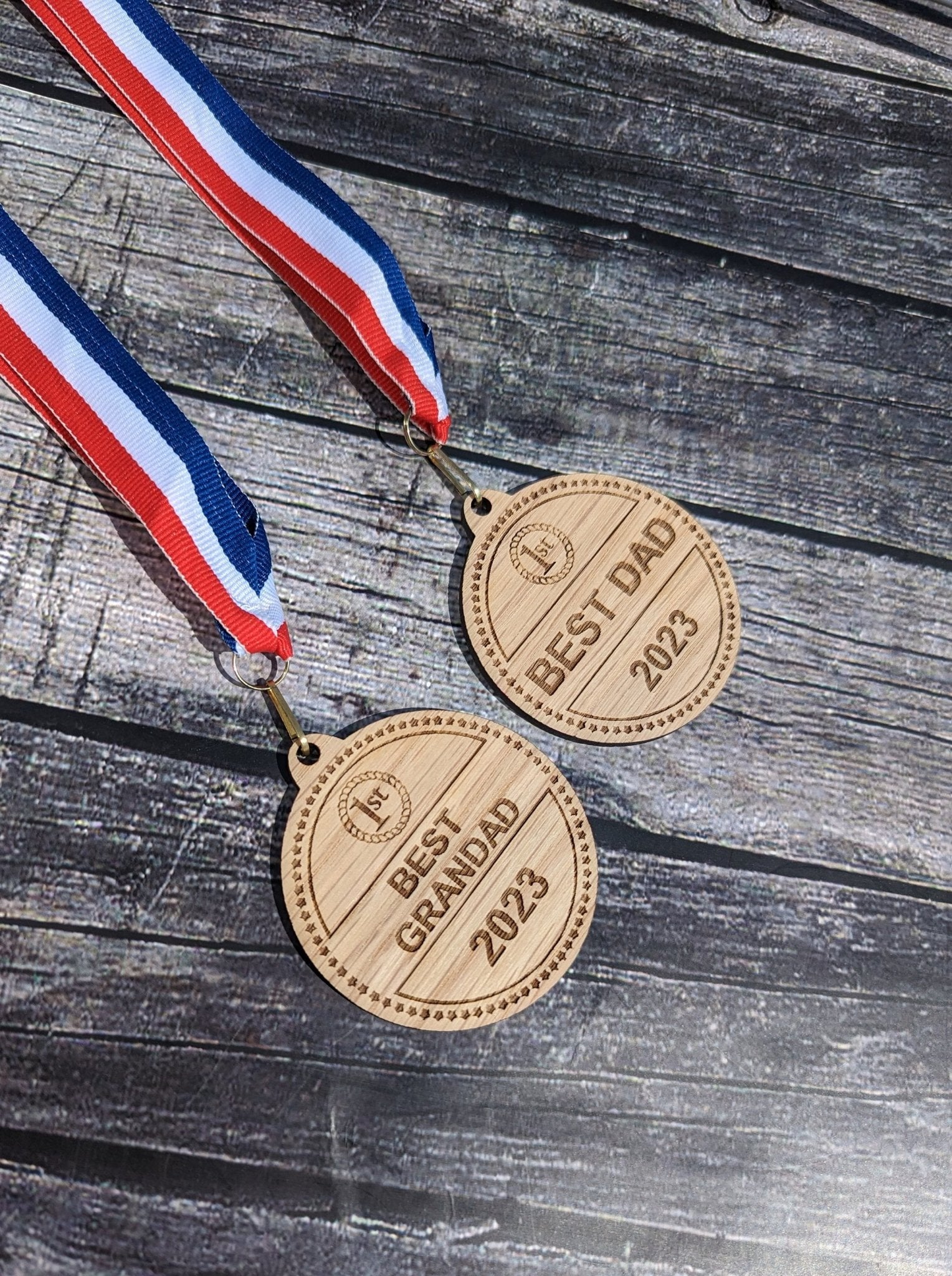 Best Dad & Best Grandad Medals with Welsh Dragon - Meaningful Gifts ...